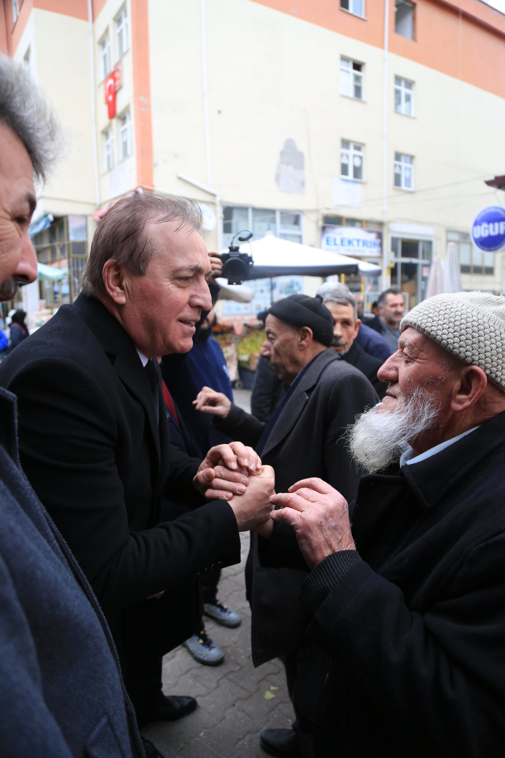 CEVAT ÖNCÜ’DEN BELEDİYE ÇALIŞANLARINA MESAJ; HERKES RAHAT OLSUN - İnş ...